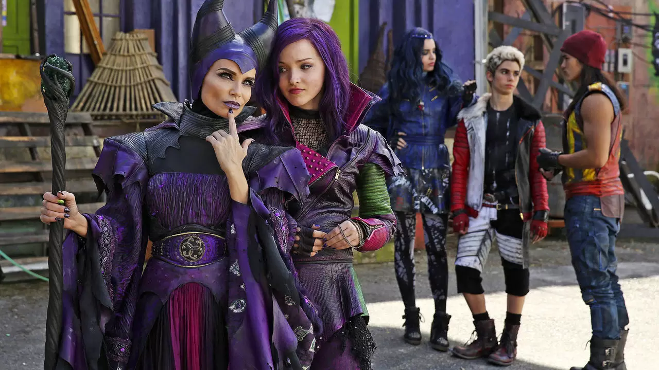 Ordem cronológica para assistir Descendentes - Sociedade Nerd